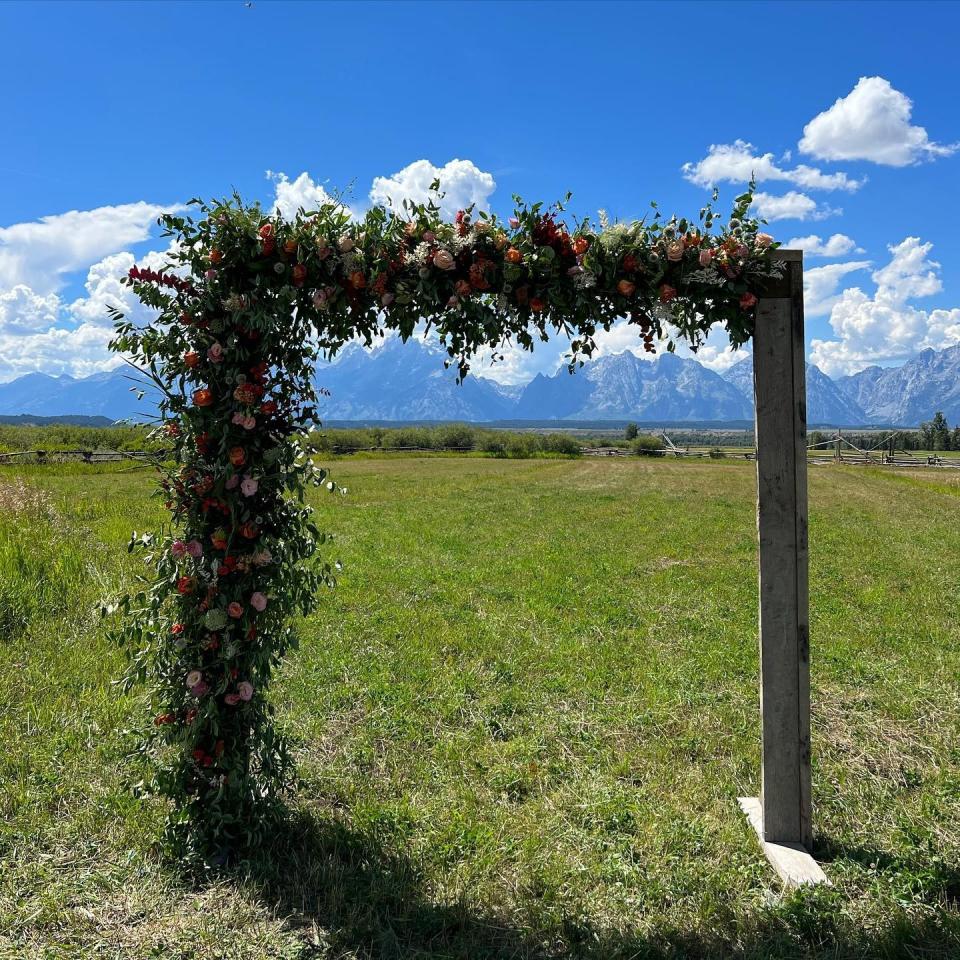 Wooden Arch – Event Rentals Jackson Hole